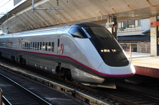 新幹線E3系・R17編成・先頭車の写真 (列島宝物館)